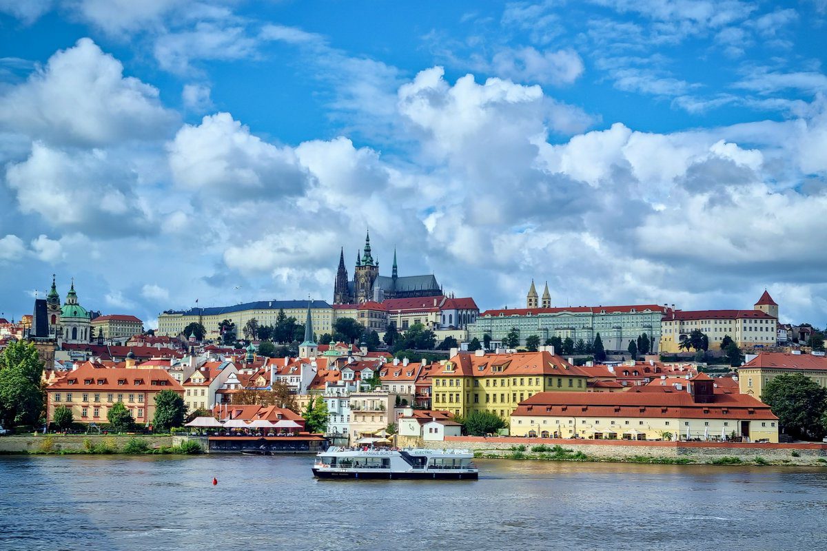 Muzeum komunismu v Praze - Táborské soukromé gymnázium a Základní škola